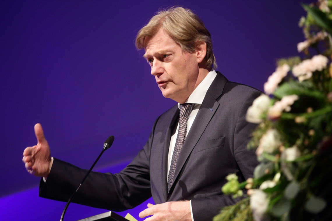 Moties tegen ‘Van Rijn’ verworpen - U-Today