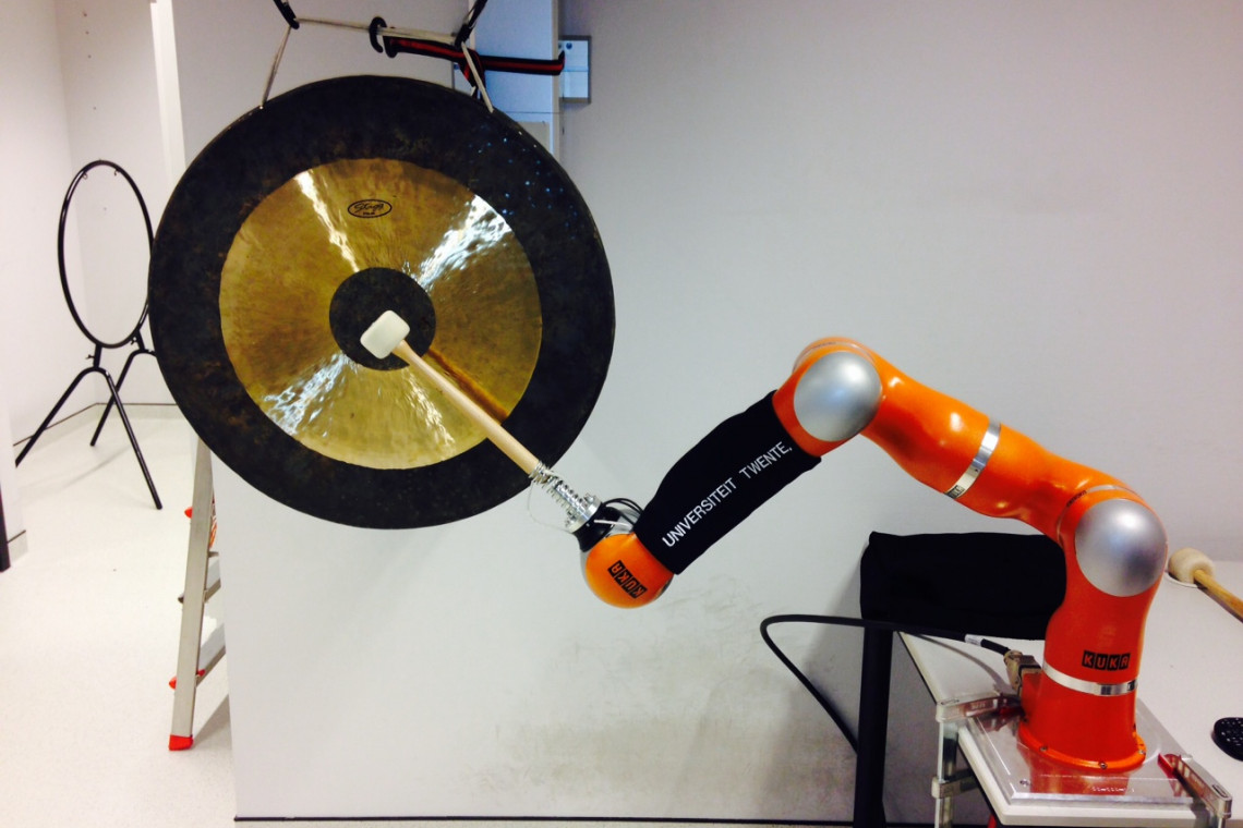 UT-robot opent AEX met gongslag - U-Today