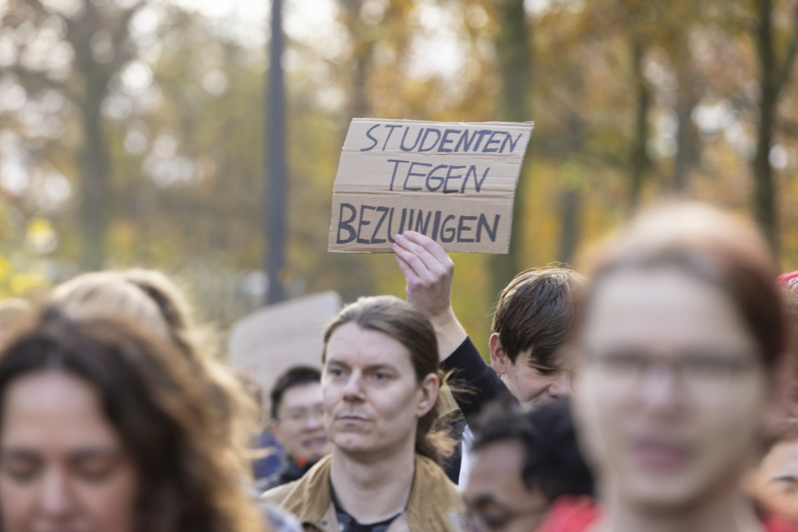 Studenten staken uit solidariteit met ontslagen medewerkers University ...
